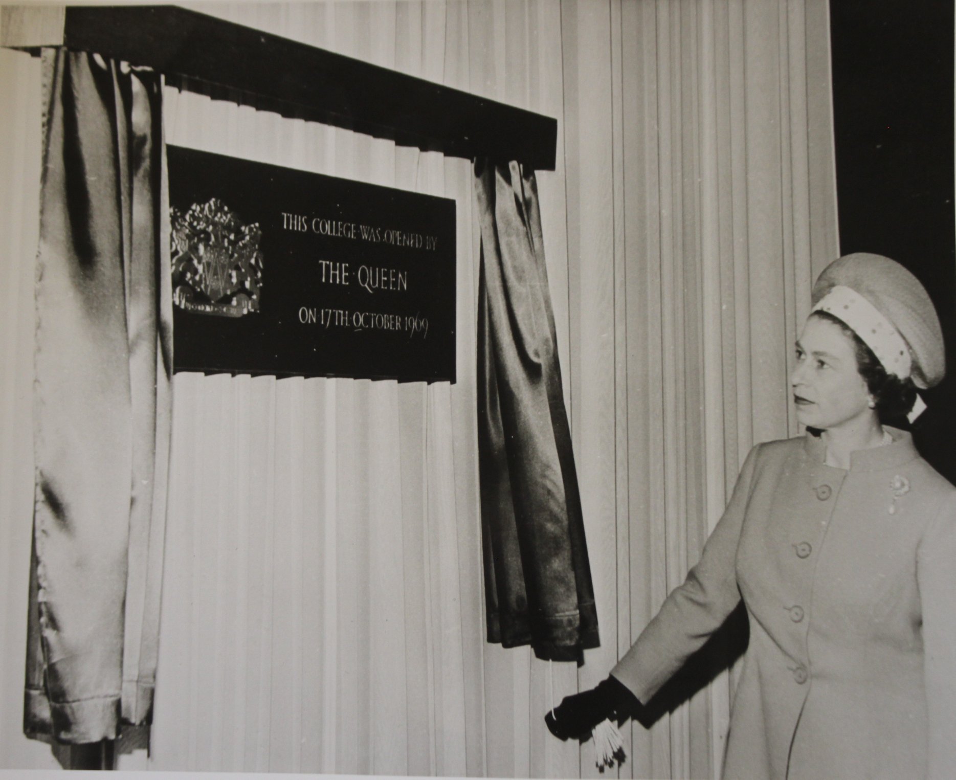 Remembering the Queen: Official opening of Bilsborrow campus, 1969 ...